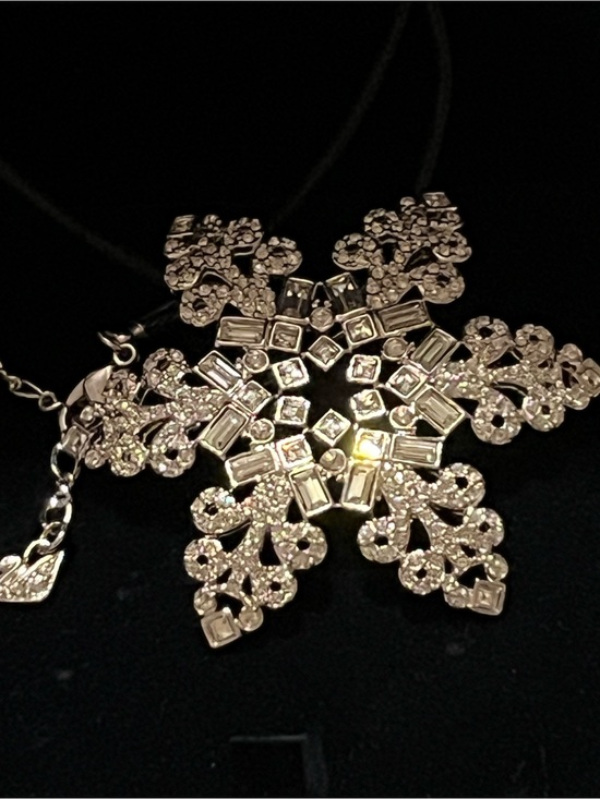 Swarovski | Jewelry | Swarovski 204 Silver Crystal Star Snowflakebrooch ...